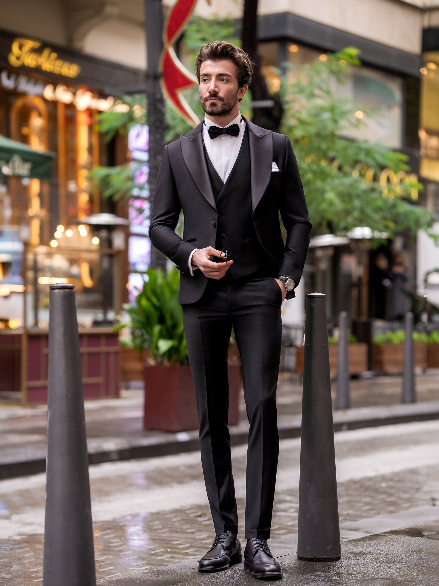 Black Slim-Fit Tuxedo 3-Piece | VIOSSI